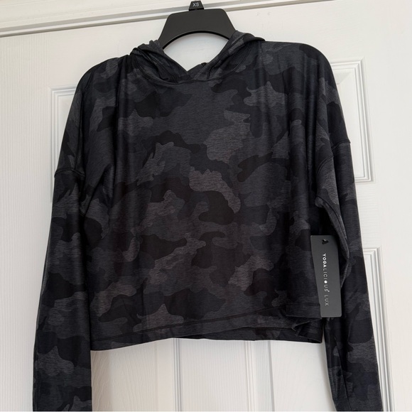 Yogalicious | Tops | Yogalicious Dark Camo Hoodie | Poshmark
